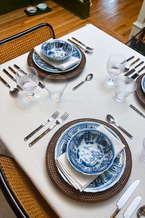 5 Blue and White Tablescape Ideas - The Stripe
