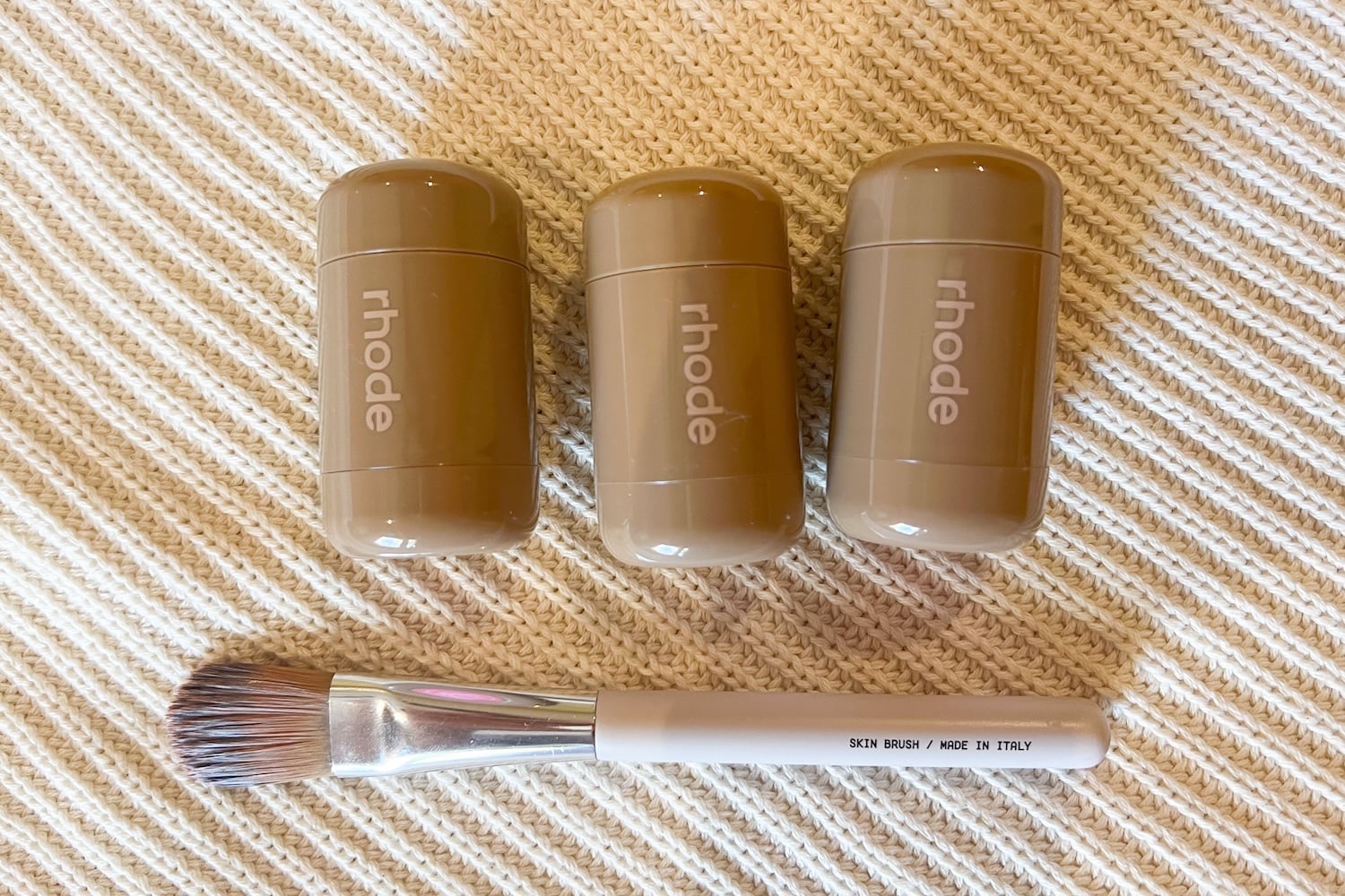 Rhode Pocket Blush Review. - The Stripe