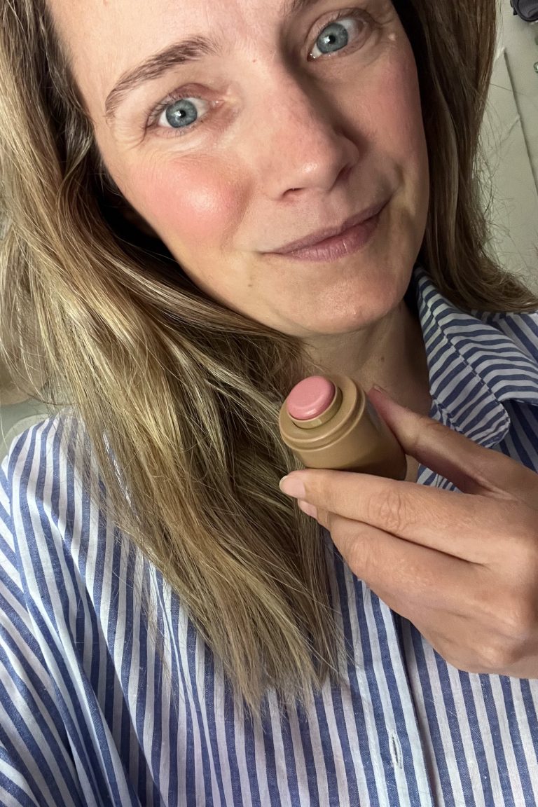 Rhode Pocket Blush Review. - The Stripe